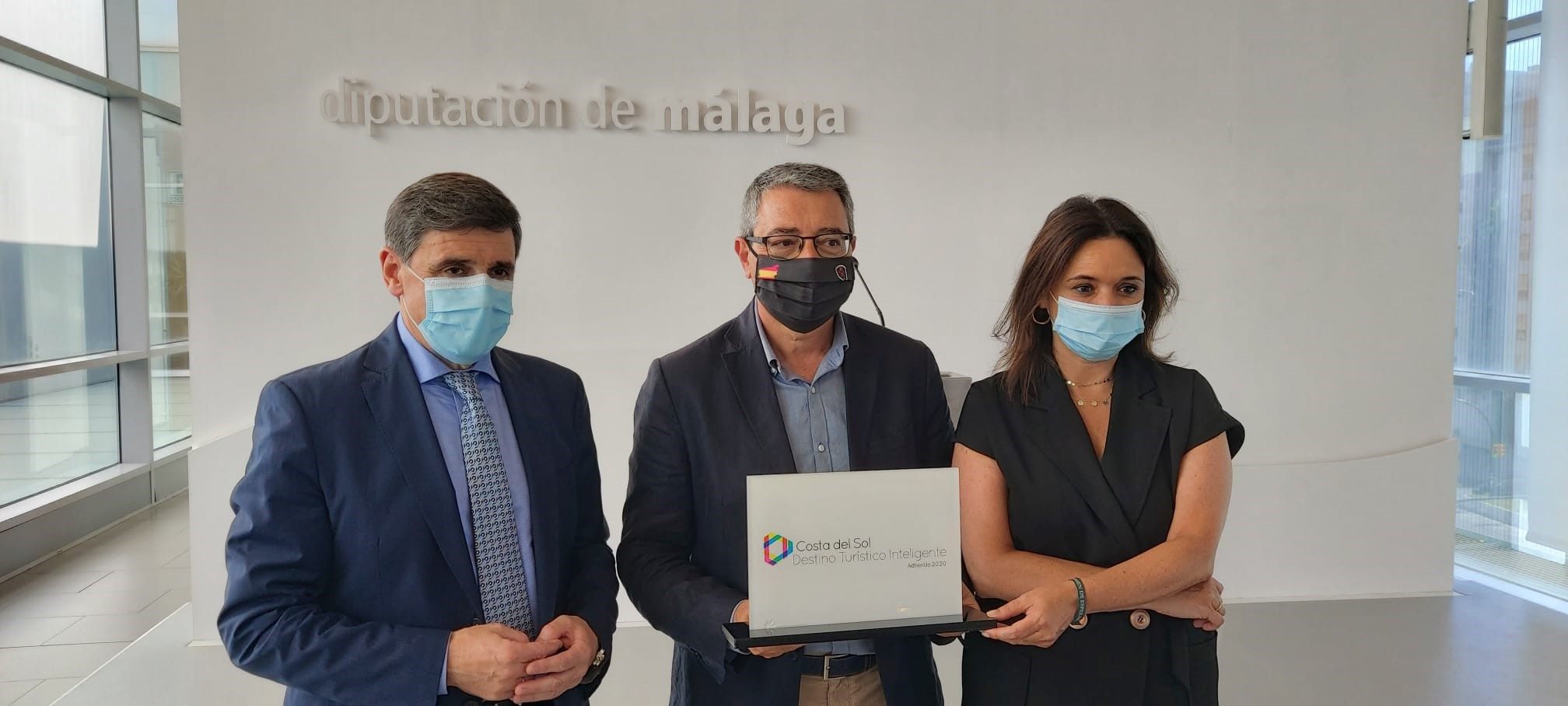 SEGITTUR entrega el distintivo de Destino Turístico Inteligente a la ...