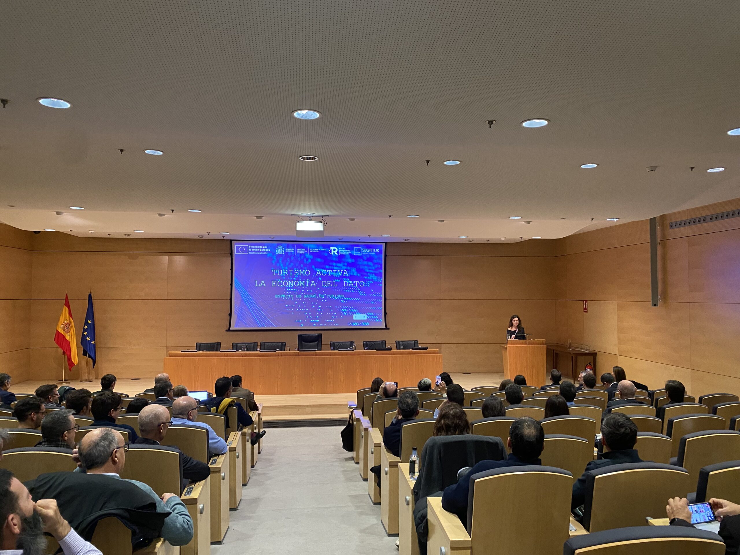 Turismo activa la economía del dato con el primer espacio de datos ...